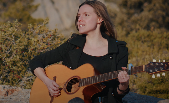 Chanteuse Erga - Terre de France – Terre De France